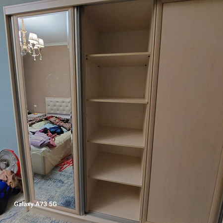 Spalni mebel srochni sotladi