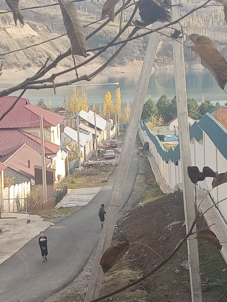 Sirochni yer sotiladi  dacha suv boyiga yaqin 8sotiq