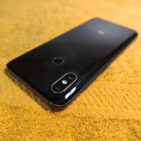 Xiaomi 8 sotiladi 128/6Gb
