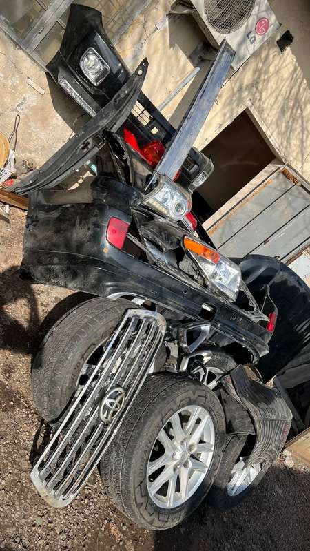 Tayota duvux sotka oldi banfer odi 2 ta fara oldi 2ta kirelo oldi