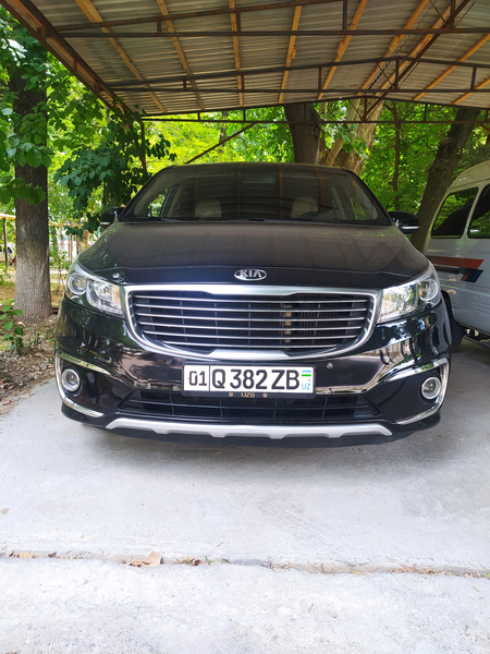 Продаю б/у бампер передний на KIA Carnival
