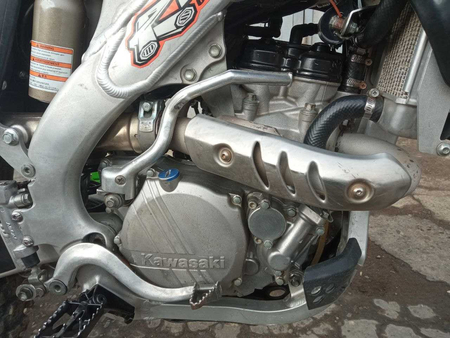 Продается мотоцикл Kawasaki kx250f.