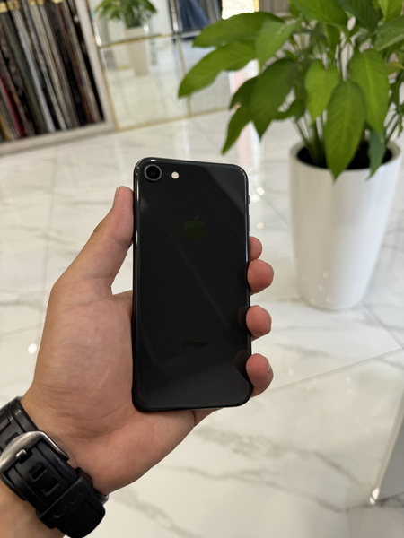 iPhone 8 black 64