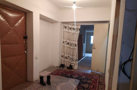 Продам квартиру 92 кв.м возле метро Космонавтов  ккасаДИ140817)