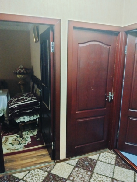 Срочно продам квартиру в центре Чиланзар рядом метро Новза 77 серия