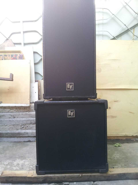 Продается компл.аппаратуры
DYNACORD 2x1000 watts