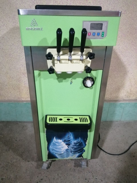 Marrojni aparat 220 w