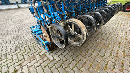 Lemken Saphir 7 , Case, Claas, John Deere, Belarus
