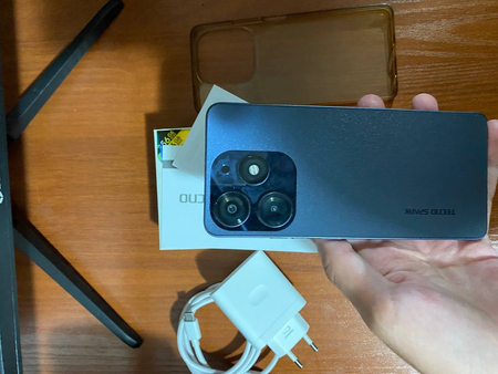 Tecno Spark 10 pro 8+8гб 256гб