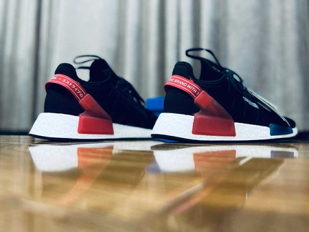 Adidas NMD_R1 V2 мужские кроссовки