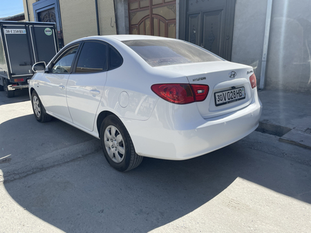 Hyunda-i Elantra 2009