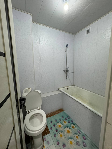1 xonali 40m2 7-qavat.
7 qavatli yangi liftlik gʻishtli dom.
Manzil :
