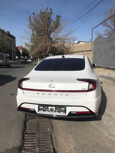 Hyunday sonata sotiladi