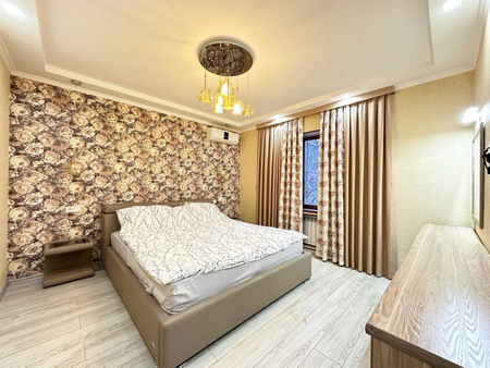 Продается квартира 4/3/4 ул,Садык Азимова