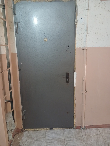 Продаётся своя 2 ком переделан в 3 ком кв, ул.Шота Руставели перекрёст