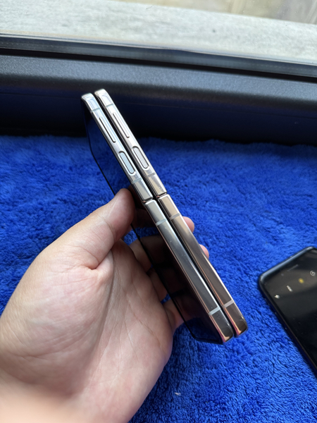 Samsung Galaxy zflip 4 5G ideal