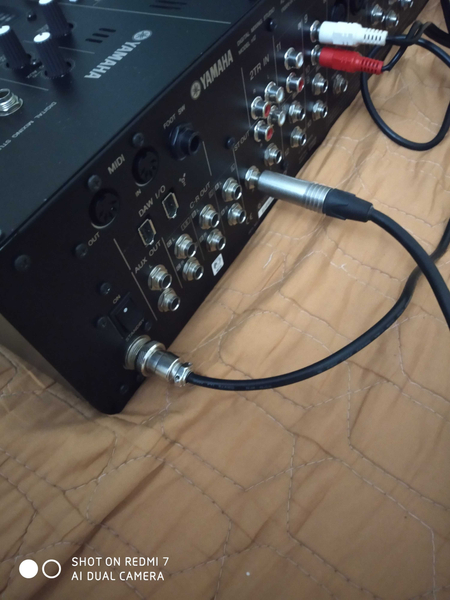 Yamaha микшерный пульт