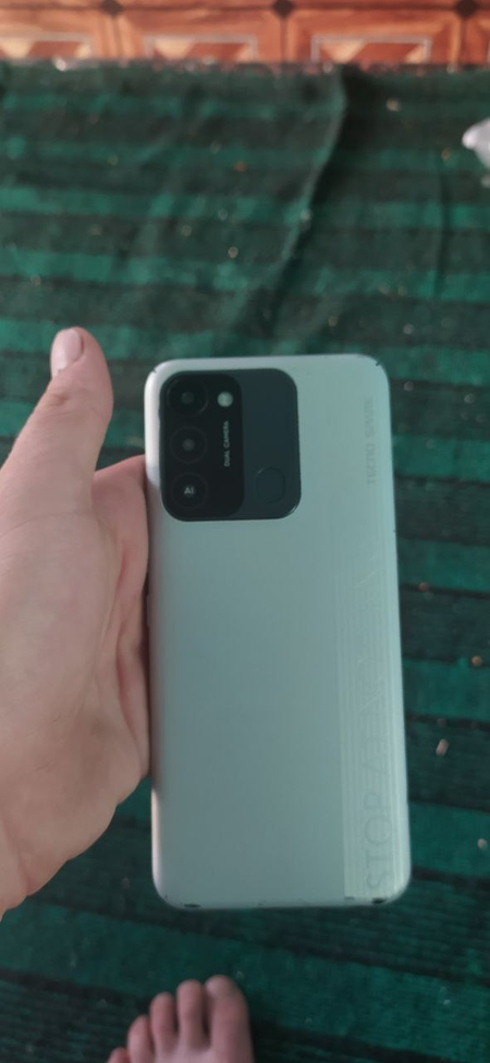 Tecno spark 8c ideal xolatda narxi kelishiladi