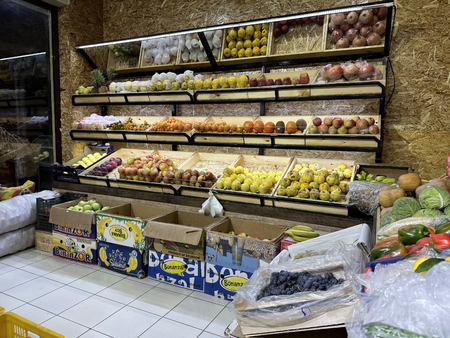 Xolmeva rastasi 3.30ga 2.5 boyi eni 80sm\\nEni 80 sm