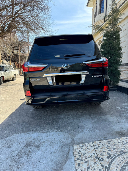 Lexus LX570 фул комплектации. СНГ пакет