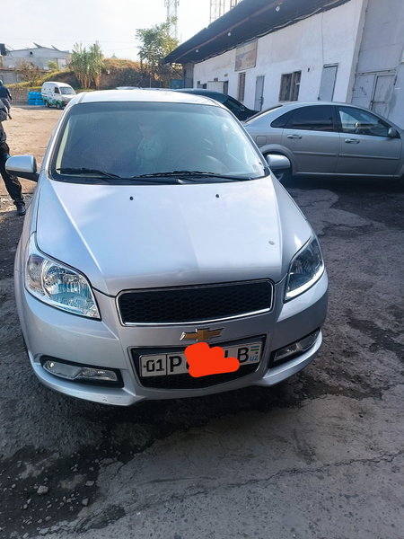 Nexia 3 sotiladi srochna