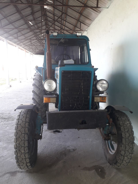 Traktor BELARUS  82.1 Sotiladi