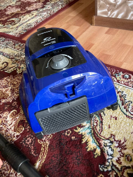 Пылесос Samsung 2000W.