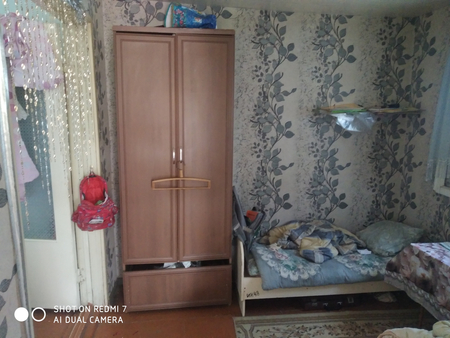 Продается дом бывше дача шесть соток земли сад огород три комнаты вера