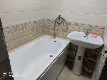 Срочно сдаю 3 ком евролукус квартира