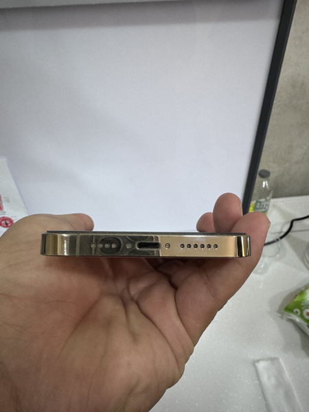 iPhone 14 pro max срочно сотилади голд 128 LL/A