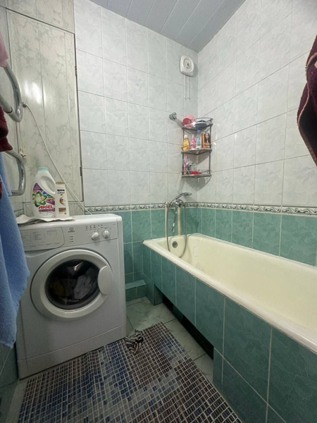 Срочно!!! Продам Юнусабад-17 2/9/9 отдельный вход