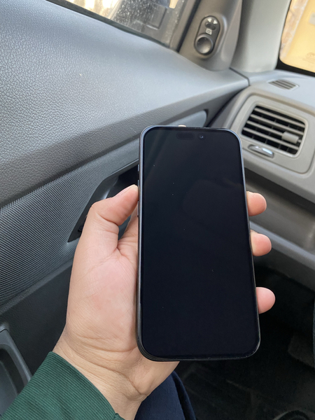 Iphone 15 proo satladi