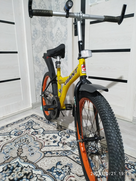7/10 yoshga zo‘r velosiped sotiladi.