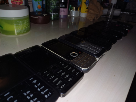 Assalom alekum telefonlar sotiladi Nokia Modeli 24ta Telefon 24 штук