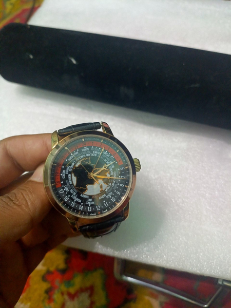 Vacheron Constantin Geneve 
Rimishoklari jigarang ariginal soat
Karobk