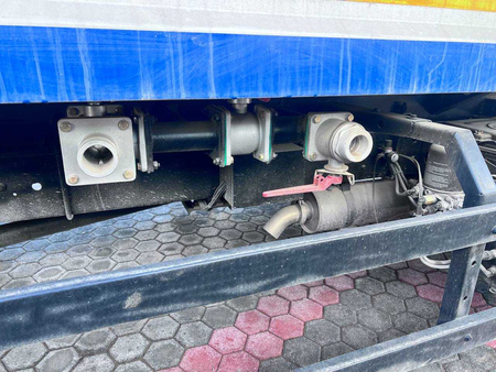 Водовоз FAW 4x2 8 куб 5 куб