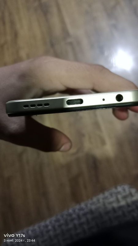Vivo y35 oganimga 1 yilcha boldi holati ideal kar dak bor