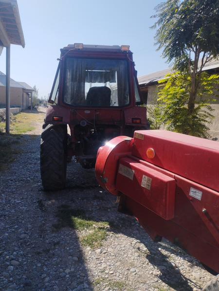 Mtz 80 traktor  pres padbor zet 511.sotiladi.