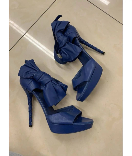 MOSCHINO Синие кожаные босоножки