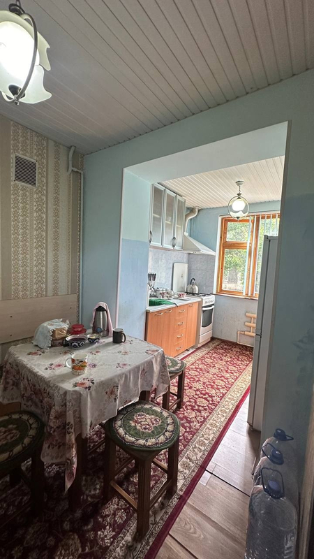 Продам 2 ком квартиру с балконом 2х6