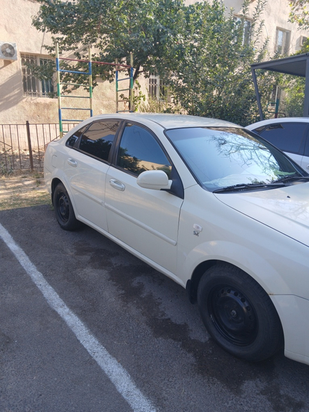 Срочно продаётся Lacetti 1.8