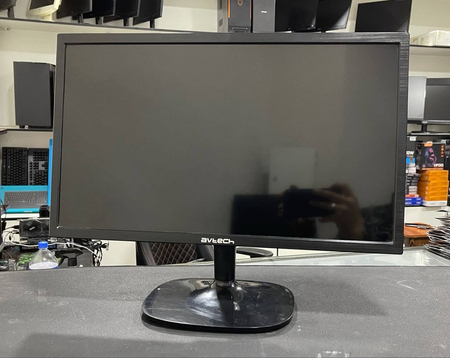 Avtech 22 Led Monitor ekranda azgina dogi bor