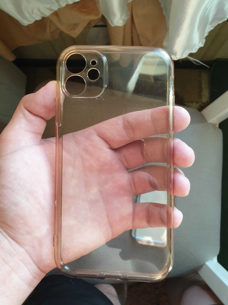 Чехол на iPhone 11