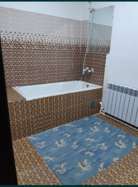 Hovli 150000 $$ ga sotiladi