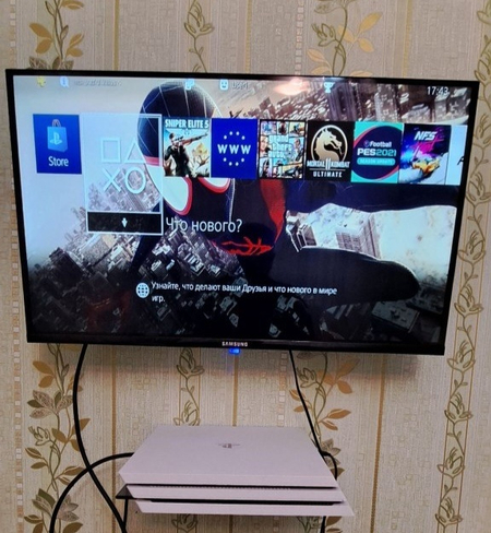 Продаётся Playstation 4 PRO 1TB 9.00