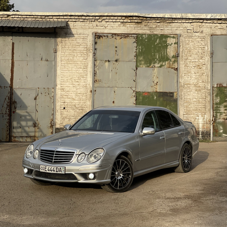 Mercedes-Benz E240