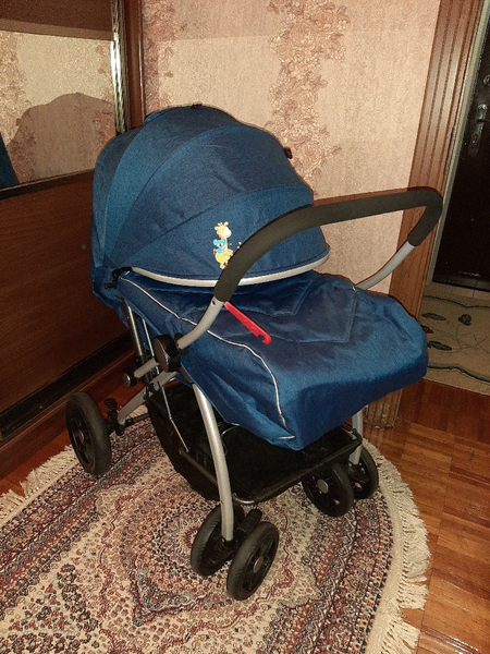 Продам срочно коляску б/у в отличном состоянии