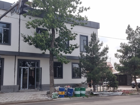 Четырехуровневое здание 435м² в на первой линии.
