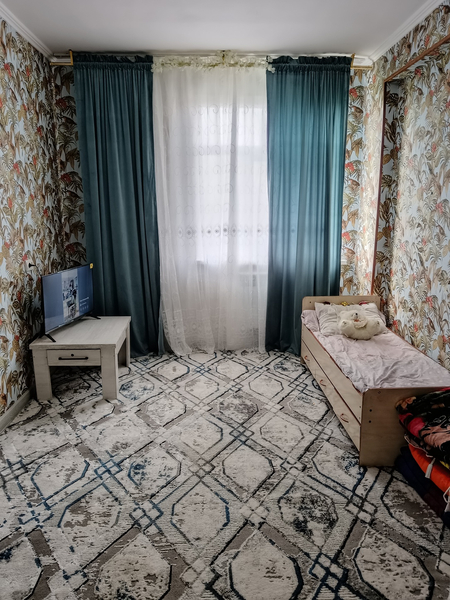 45000 сумдан кунлик ижарага уй бор,хамма шароити бор,без хазайн,без ка