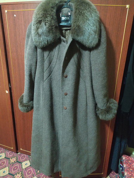 Ayollar lama paltosi